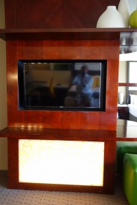 Photo Tour of a Tower Room at Disney's Contemporary Resort ...