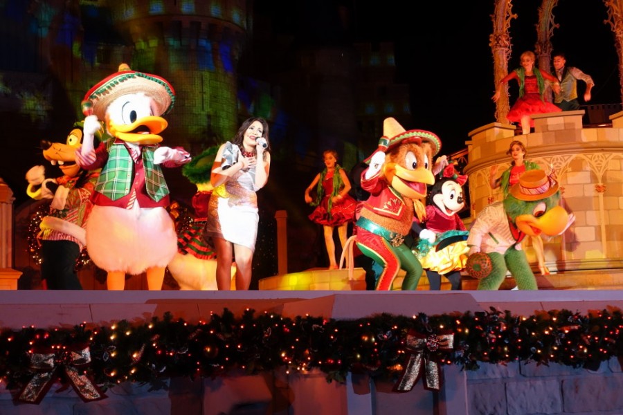 Review: The 2018 Edition of Mickey's Very Merry Christmas Party ("MVMCP ...