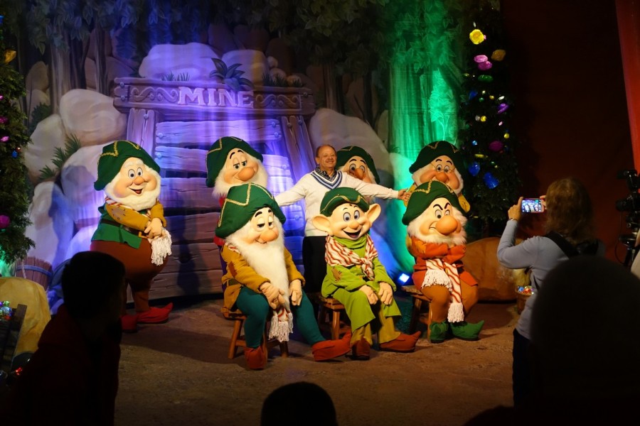 Review: The 2018 Edition of Mickey's Very Merry Christmas Party ("MVMCP ...