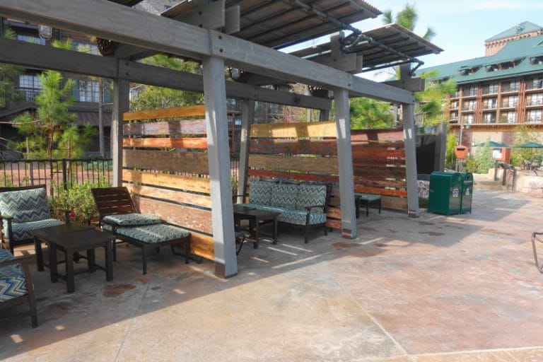 Review: The Boulder Ridge Cove Pool at Disney's Wilderness Lodge ...