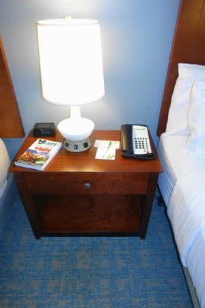 Photo Tour of A Queen Bed Tower Room at the Holiday Inn Orlando, Disney ...