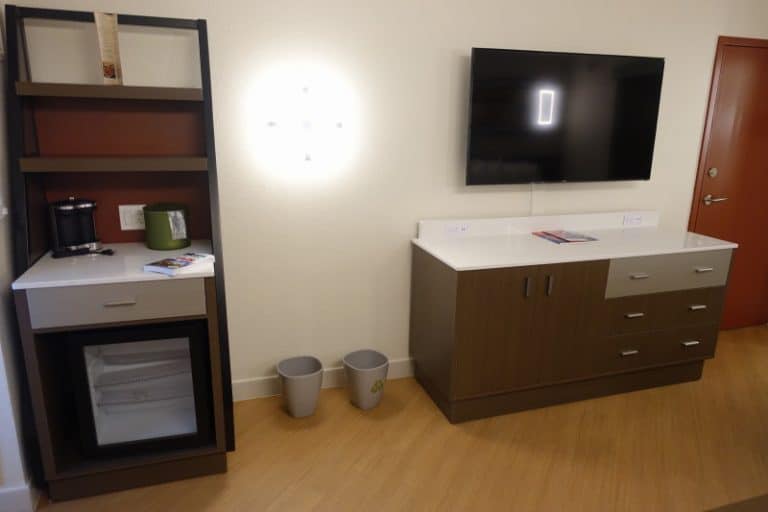 Photo Tour of a Refurbed Room at Disney's All-Star Movies Resort ...