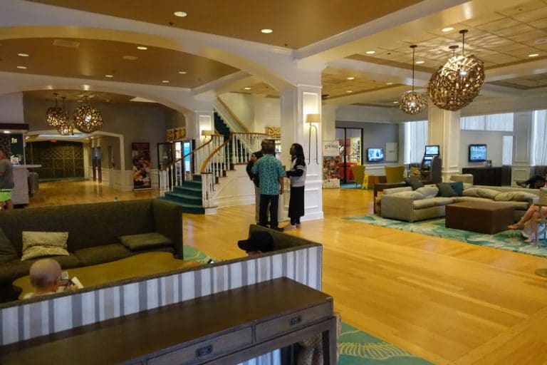 Amenities and Dining at the Wyndham and Wyndham Garden Lake Buena Vista ...