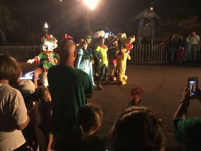 Review: The 2018 Edition of Mickey's Very Merry Christmas Party ("MVMCP ...