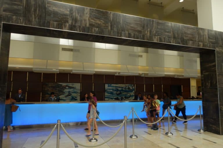 Amenities and Dining at the Hilton Orlando Lake Buena Vista, Disney ...